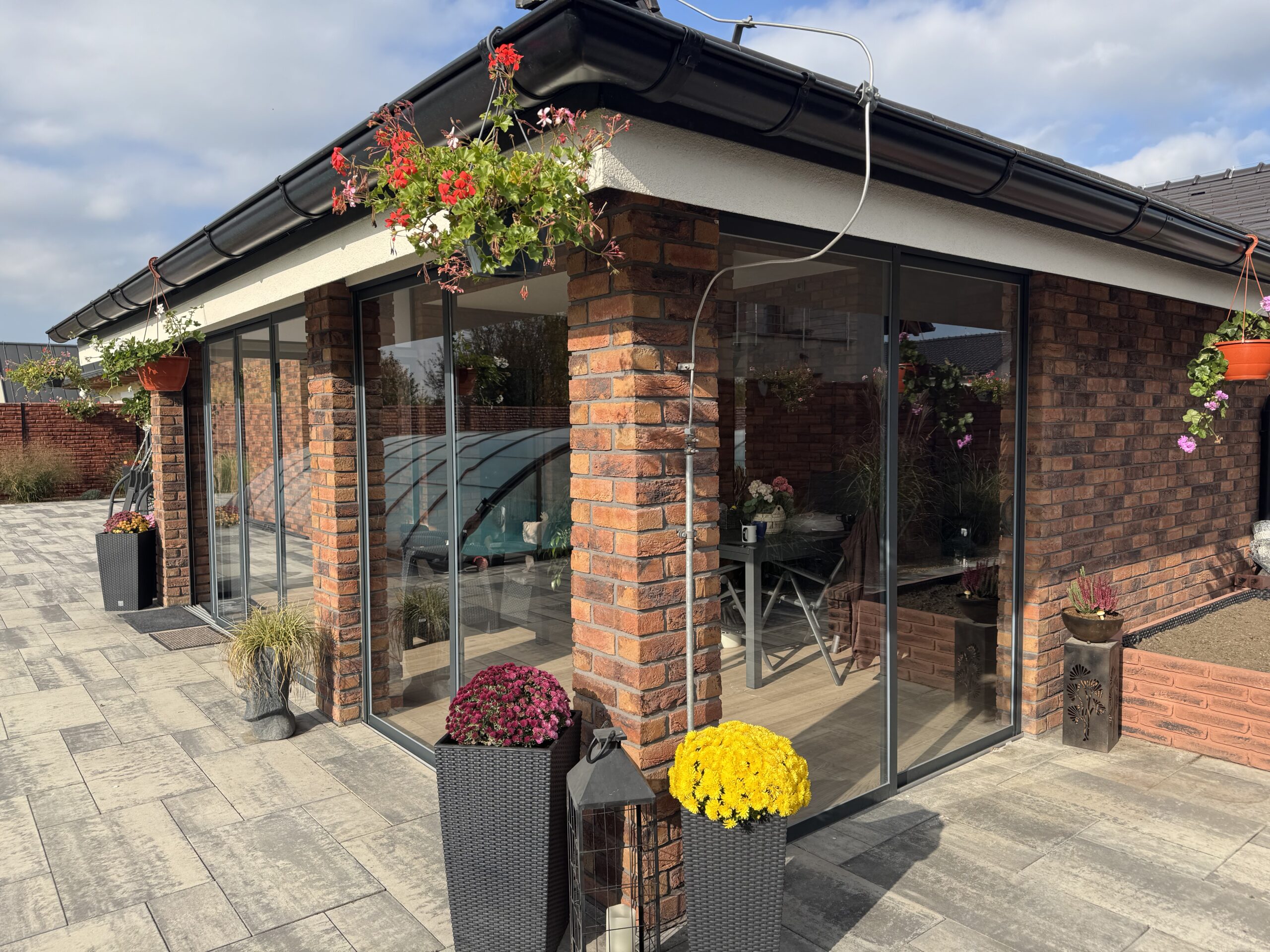 Combi RAL 7016, zasklení terasy, rolety | Karásek