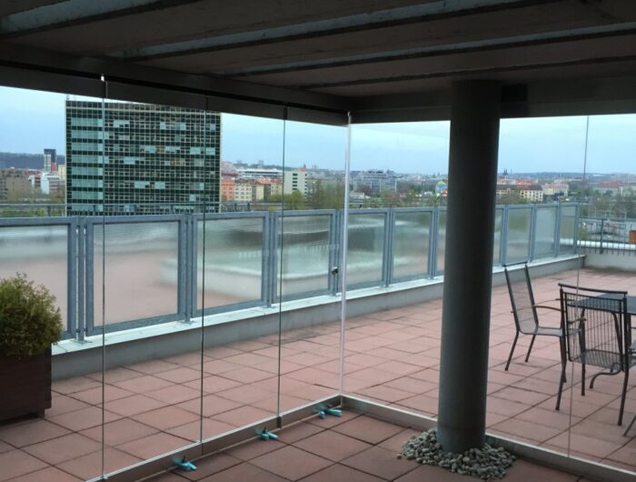 Bezrámové zasklení Patio Liberty Deluxe a dveře | Karásek