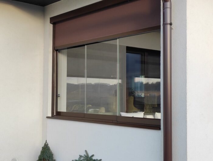 Stínění terasy rolety Screen ZIP hnědé a zasklení Patio Living Move ...